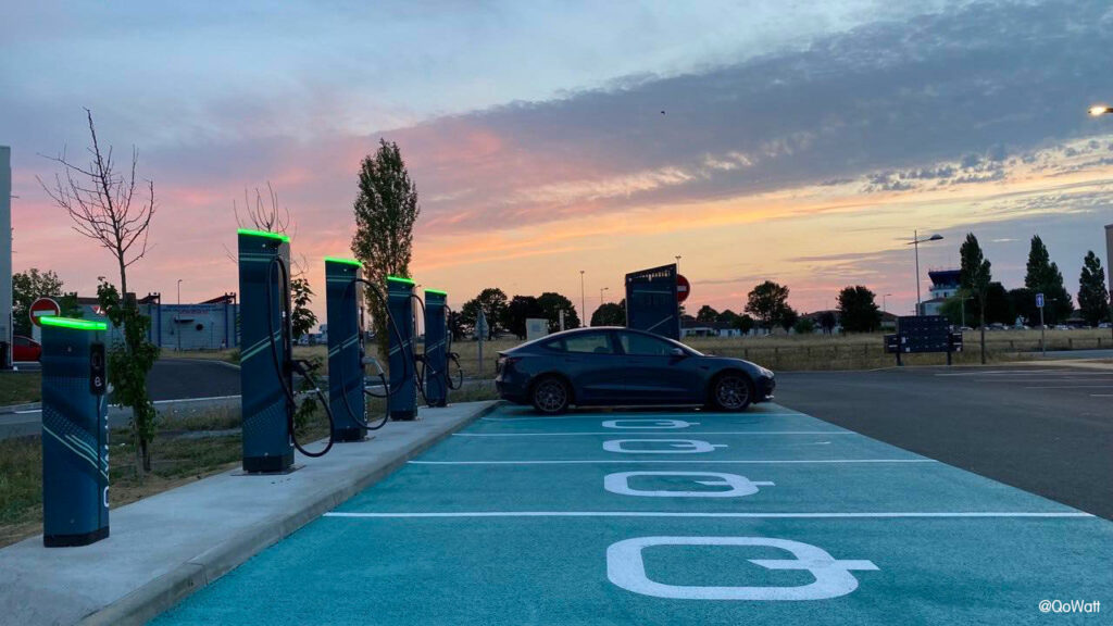 Partir en vacances en véhicule électrique : les conseils d'e-totem